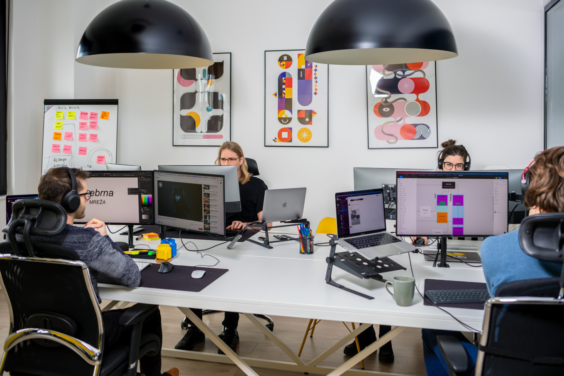 8 Steps to a Successful Logo Design | Lloyds digital